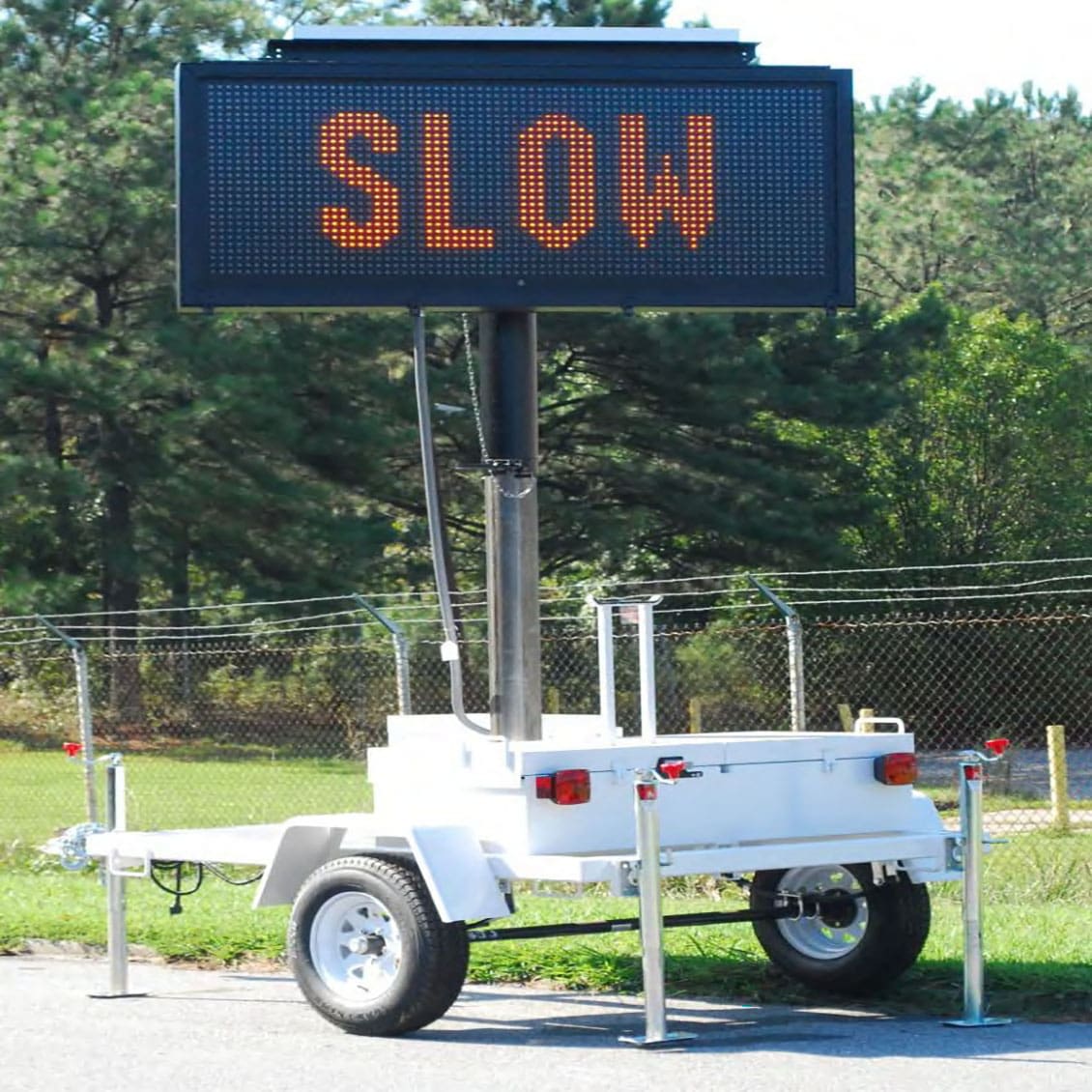 3' x 6' Trailer Mounted Message Sign - CMS-GP232T - Full Matrix Display ...